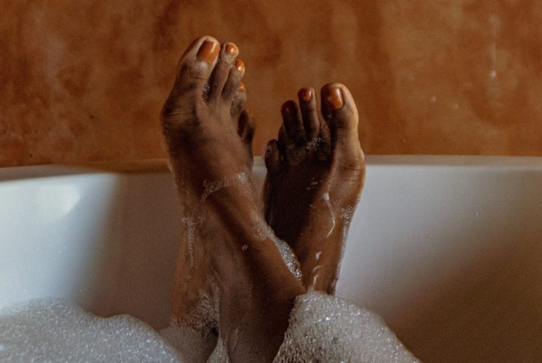 Not Sleeping Well Try Taking A Warm Bath The Pulse Blog
